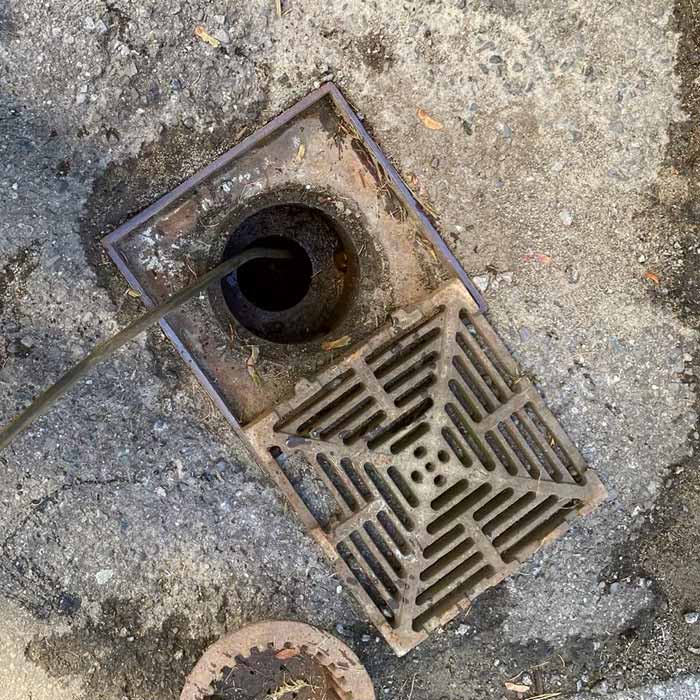 High Pressure Hydro Flushing & Jetting • Low-Ride Pro-Vac Inc.